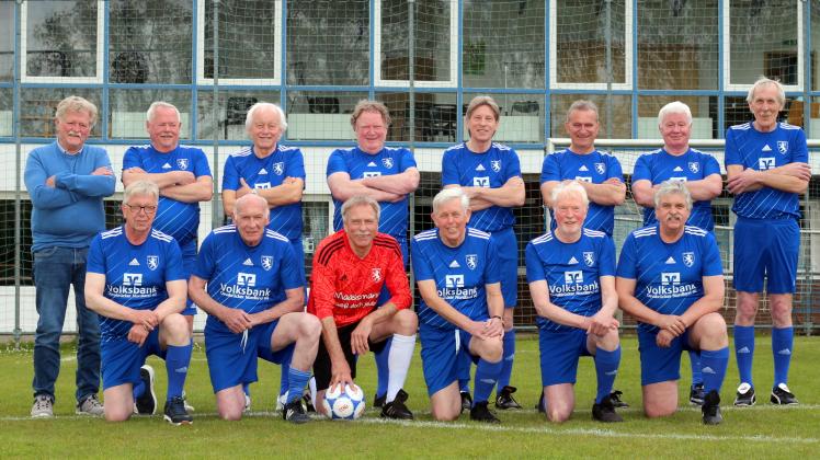 Aufstiegshelden von Blau-Weiß Merzen kicken nochmal zusammen