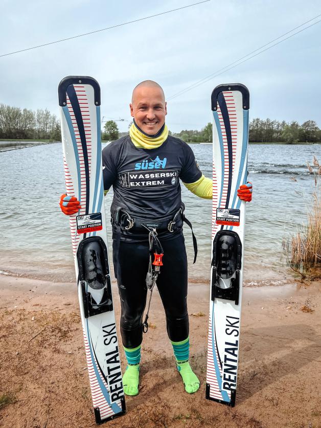 Süsel: Matthias Rumpel will Weltrekord im Wasserskifahren brechen