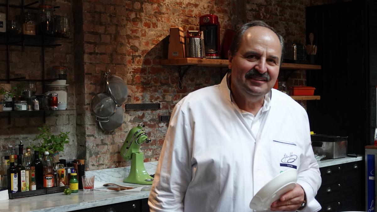 Johann Lafer erklärt sein Gulasch für zwei Tage