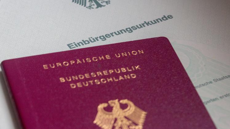 Einbürgerung: Für den deutschen Pass muss man nicht werben