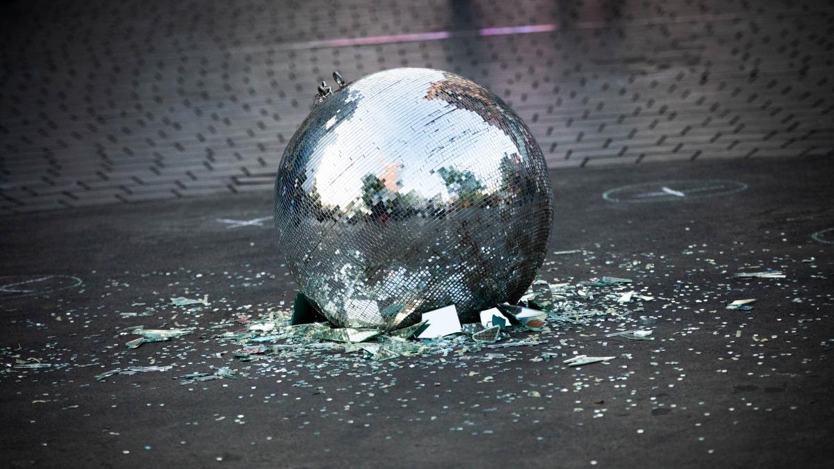 Nazi-Parolen auf Sylt: Spielen Radiosender noch L‘amour toujours?