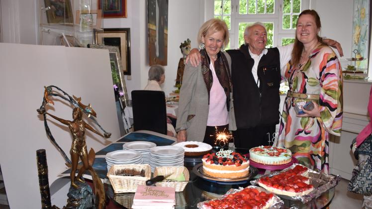 Valentino Burgmann feiert 80. Geburtstag auf der Burg Vossloch.