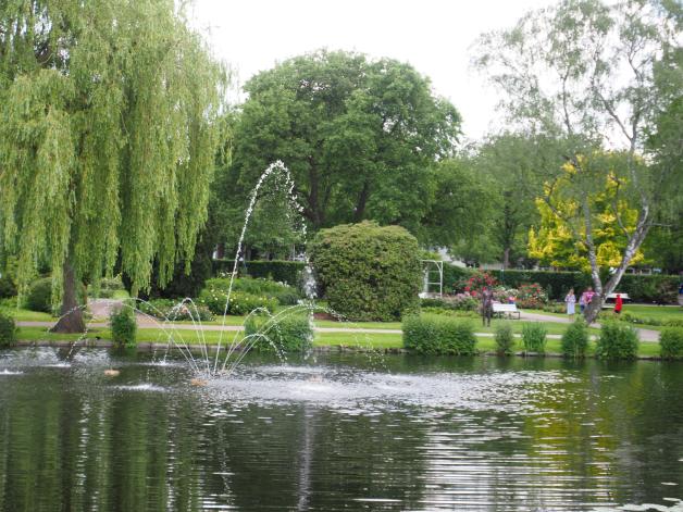 Rosarium Uetersen: Saisoneröffnung und Rosenfest im Rosenpark