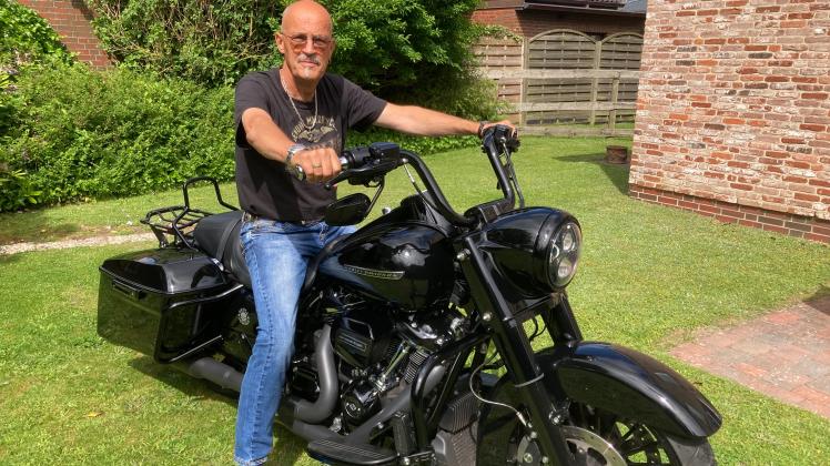 Dem Sylter Andreas Thaysen ist seine Harley lieb – und teuer