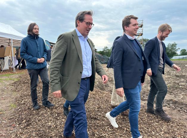 Mega-Solarpark in Agethorst, Bokelrehm und Nienbüttel am Netz