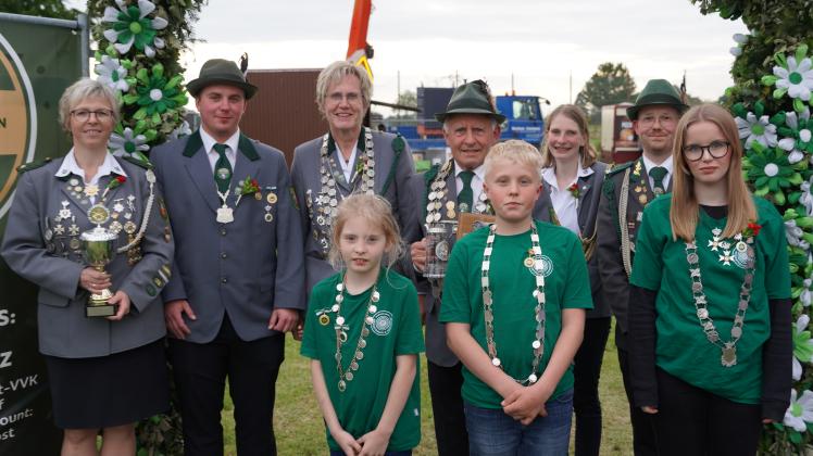 Schützenfest in Hengsterholz: Jubiläumskönigspaar gekürt