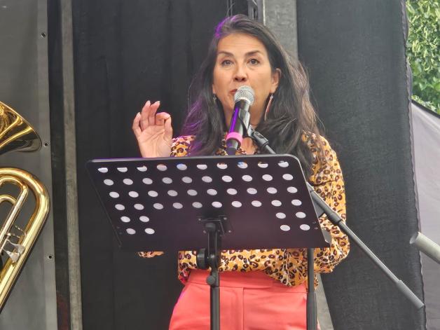 „Per Anhalter durch die Galaxis“-Lesung begeistert in Melle