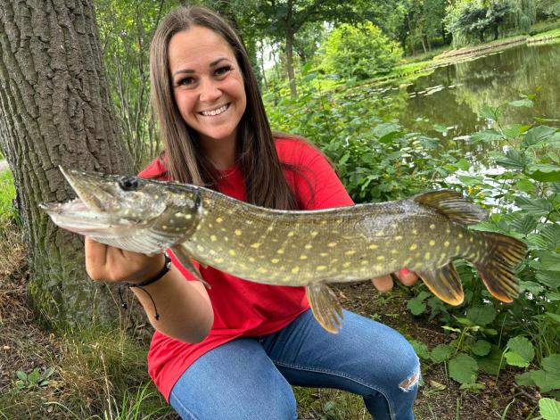 Immer mehr Frauen angeln: Drei berichten von ihrem Hobby