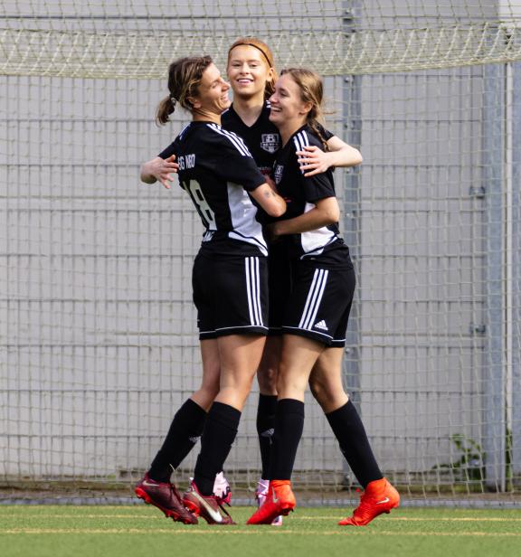 Fußball: Bildergalerie vom Aufstiegsspiel zur Frauen-Oberliga