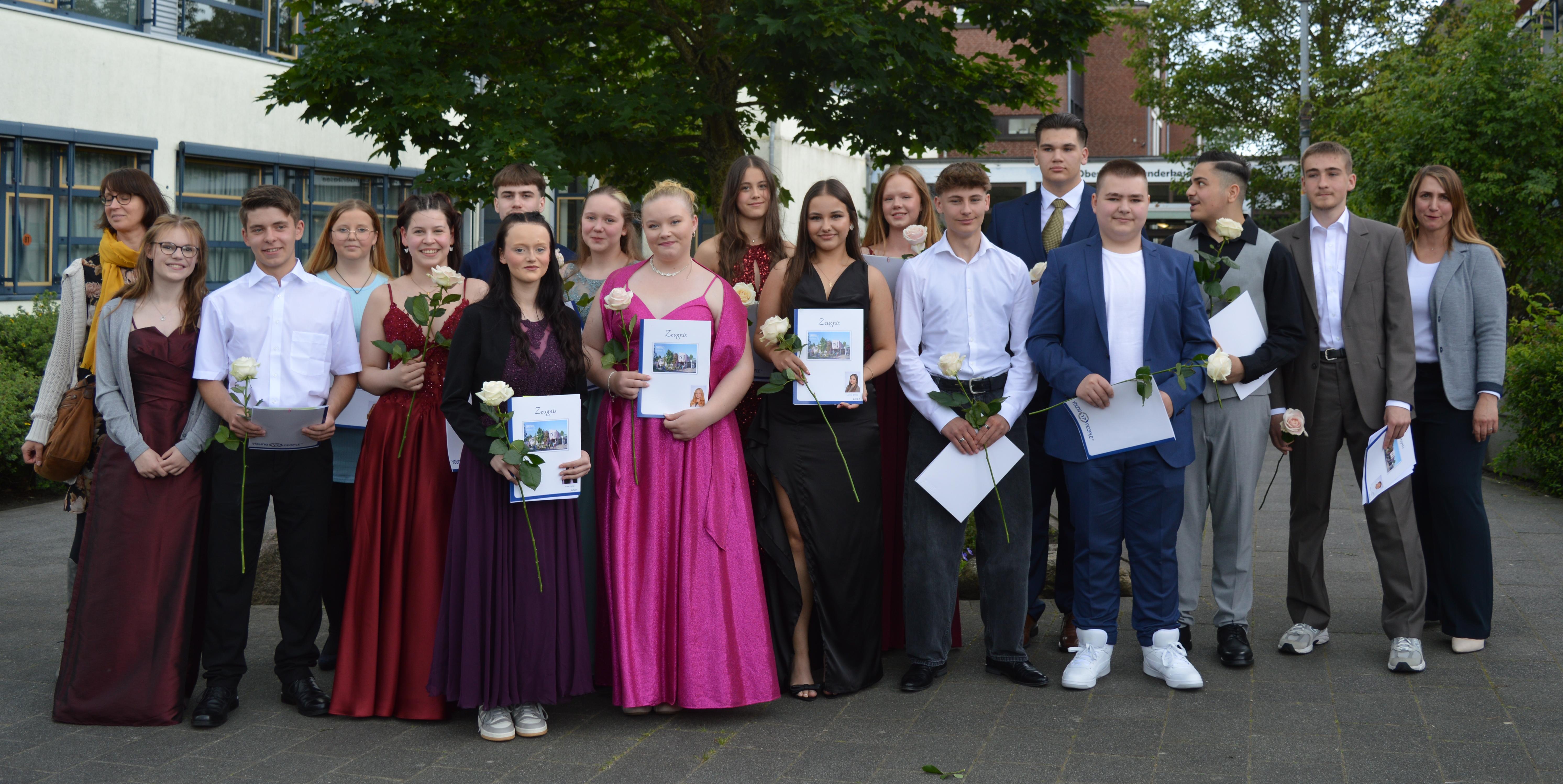 Bilder der Abschlussklassen 2024 in Delmenhorst und Ganderkesee