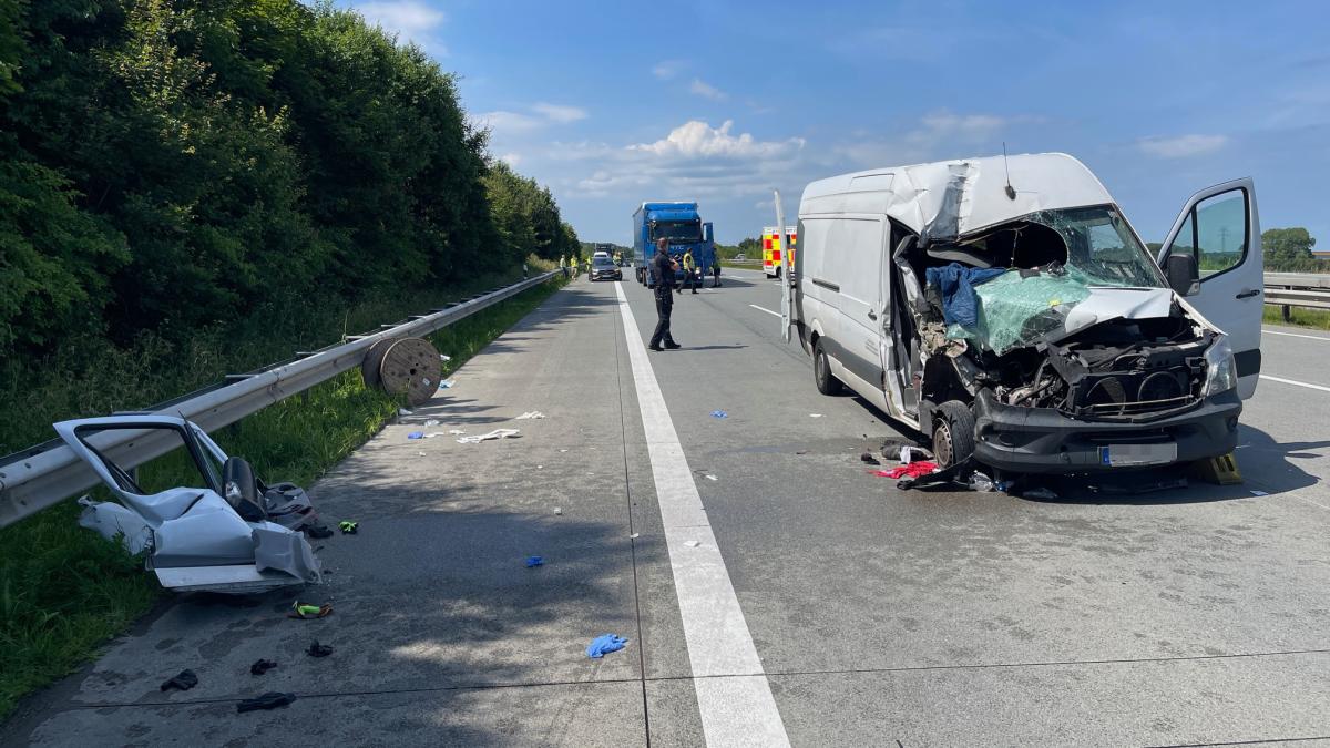 Sprinter-Unfall bei Bad Oldesloe: Beifahrer in Lebensgefahr