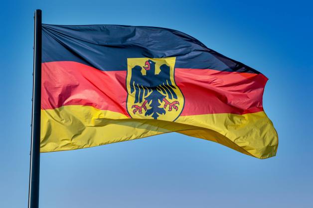 Deutschlandfahne Mit Adler Verboten