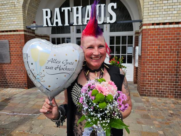 Punk-Hochzeit in Westerland auf Sylt: Liebe ohne Konventionen