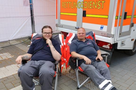 Tausende Besucher feiern in Schenefeld mit „The Rattles“