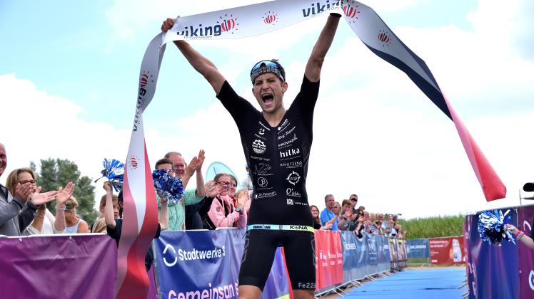 Lukas Schnödewind gewinnt Viking-Triathlon 2024 in Schleswig
