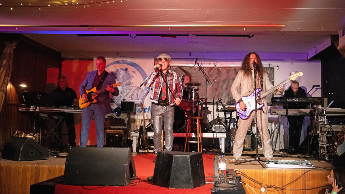 Unplugged-Konzert mit der Band „Grizzly Project“ in Haseldorf | SHZ