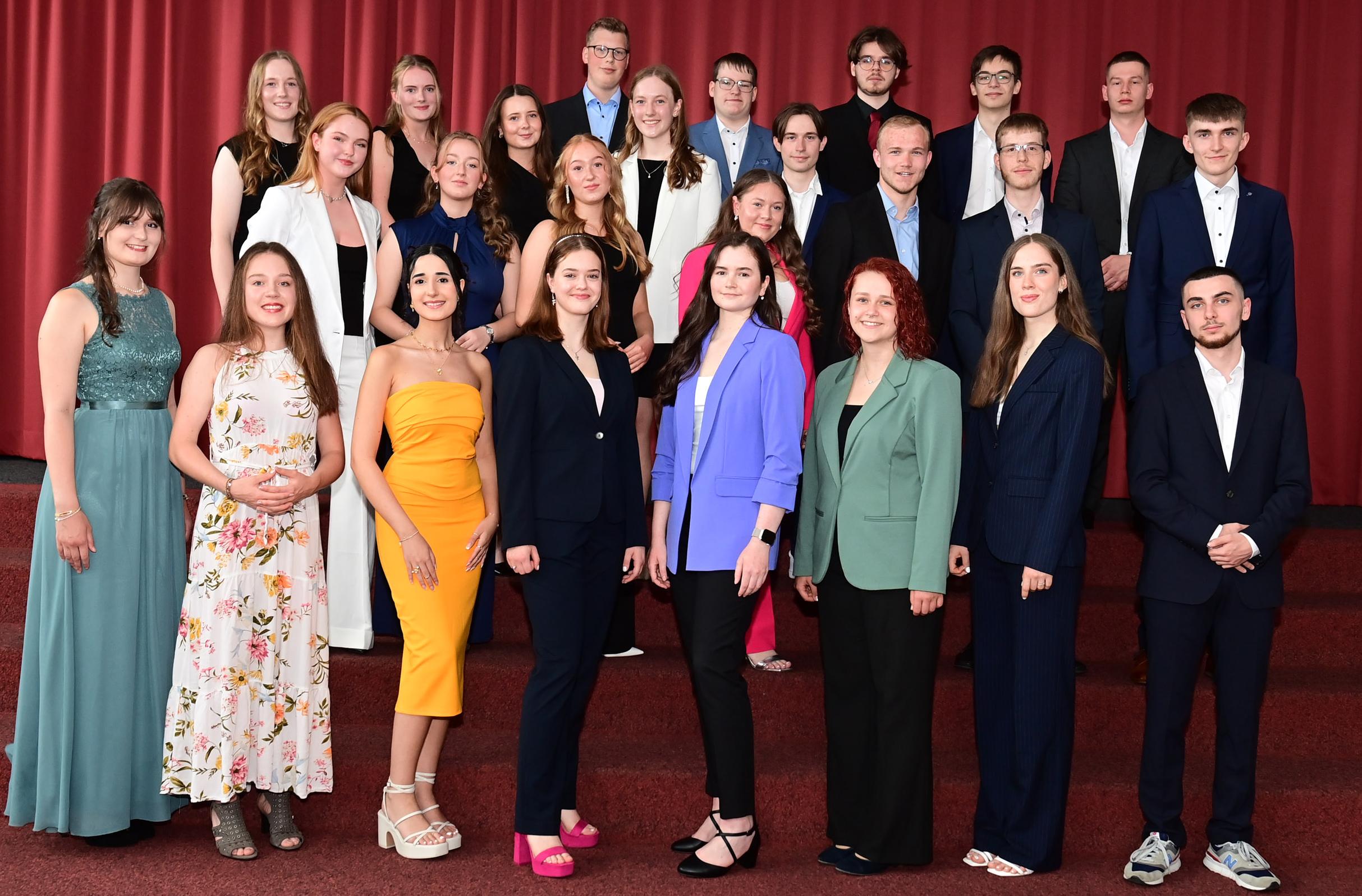 Bilder der Abschlussklassen 2024 in Delmenhorst und Ganderkesee