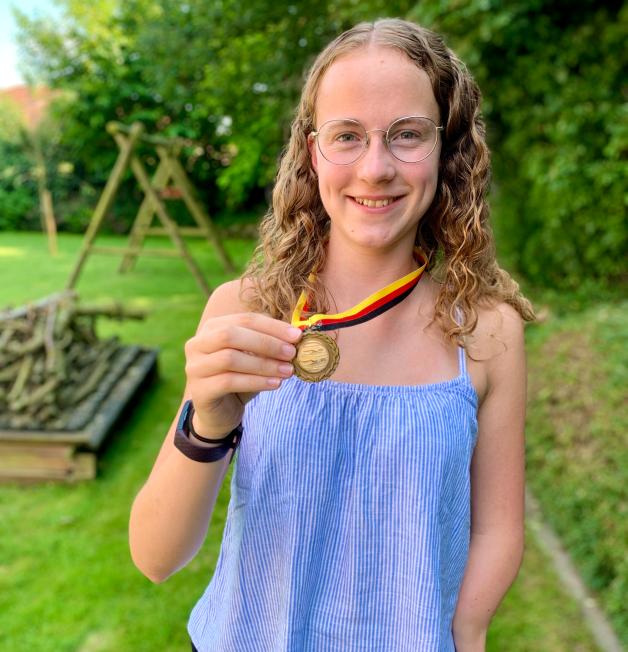 Paraschwimmerin Annika Lekon vom TV Bohmte schwimmt zu Titeln