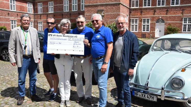 Rotary Club Husum spendet für Familien in Not