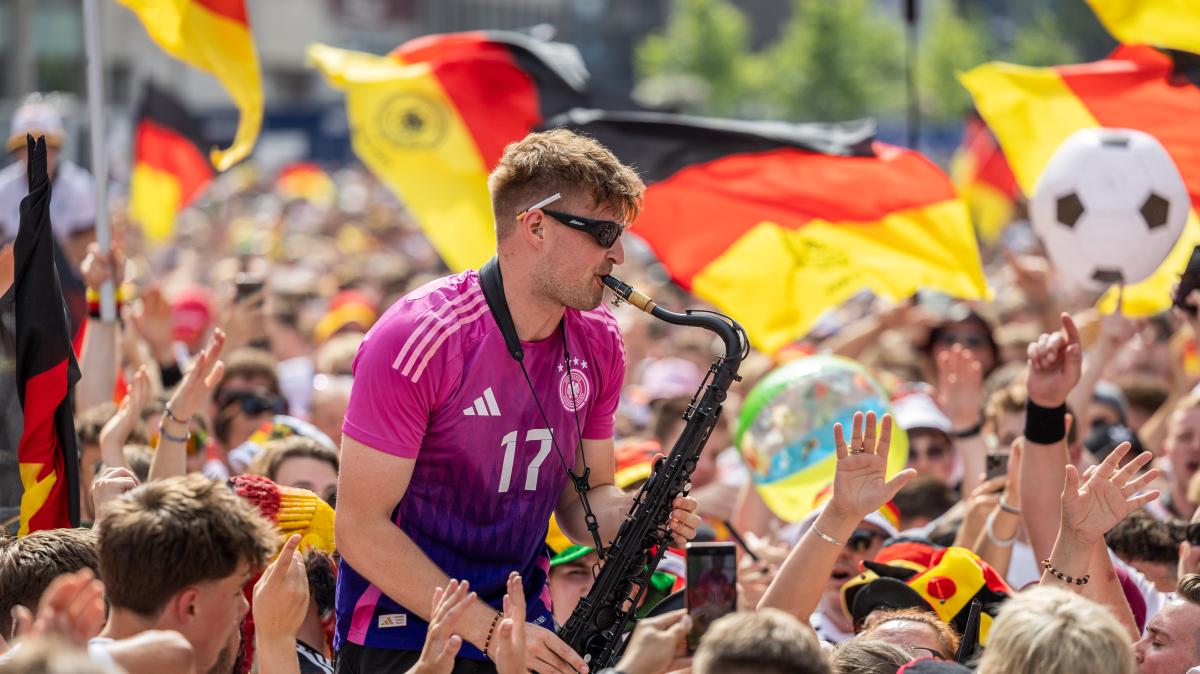 André Schnura bei EM 2024: „Typ mit Saxophon“ geht auf Tournee