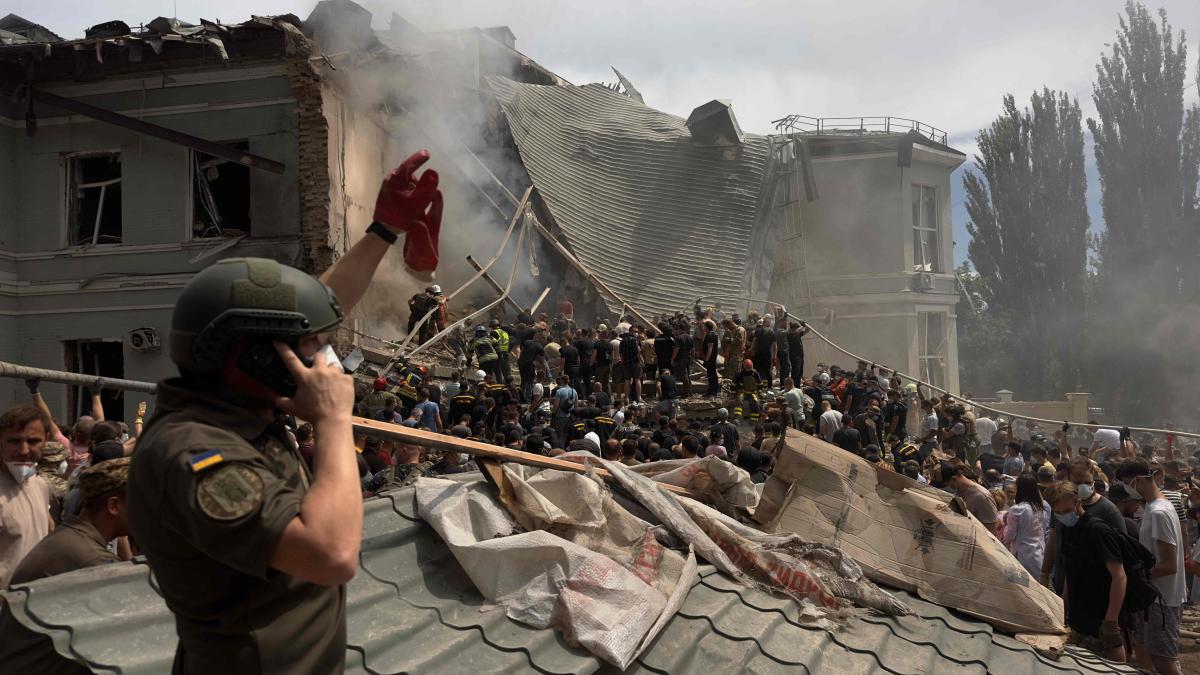 Ukraine-Krieg: Kinderkrankenhaus in Kiew von Raketen getroffen
