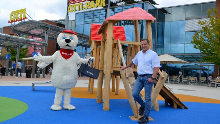 25 Jahre Citti-Park in Flensburg: Neuer Eingangsbereich eröffnet