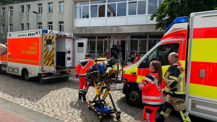 Messer-Attacke auf VHS-Dozenten in Wedel: Ermittlungen dauern an