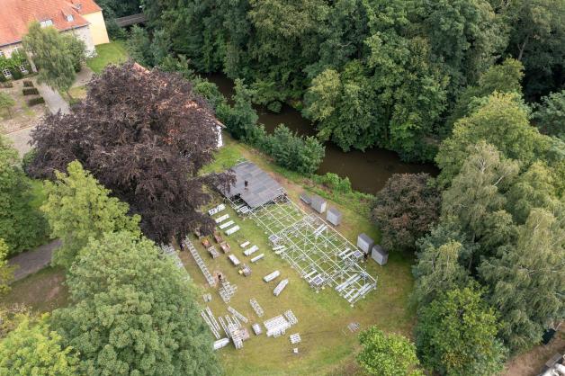 Aus der Luft: Der Aufbau des Reggae Jam Bersenbrück ist gestartet
