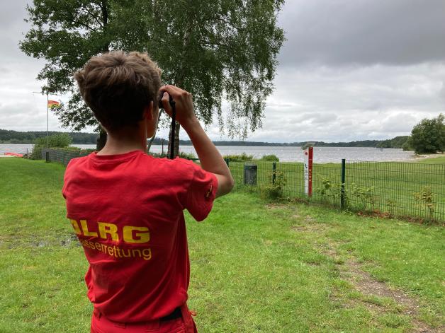 DLRG Neumünster: Badeunfall am Einfelder See war scharfe Übung