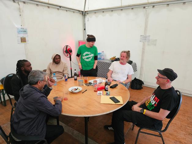 Backstage mit der Reggae-Band House of Riddim auf dem Reggae-Jam | NOZ