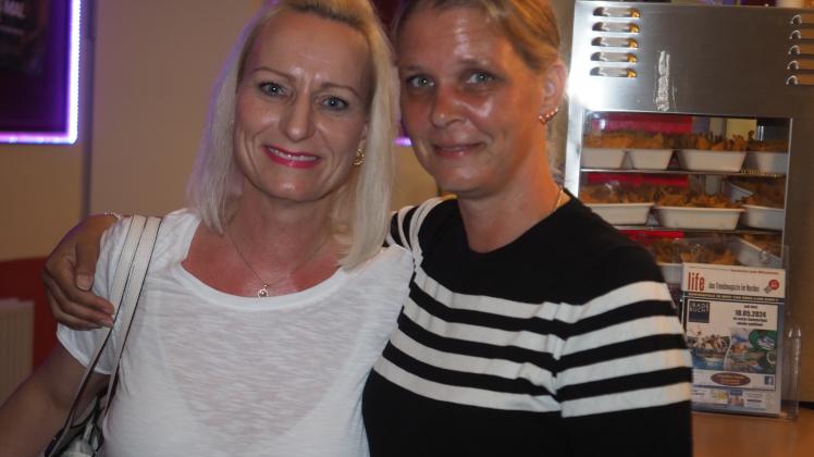 Faszination Ladies Night: Kinospaß für 140 Frauen mit Stripper