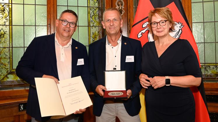 Auszeichnung für Osnabrücker Clubs zum 100-jährigen Bestehen