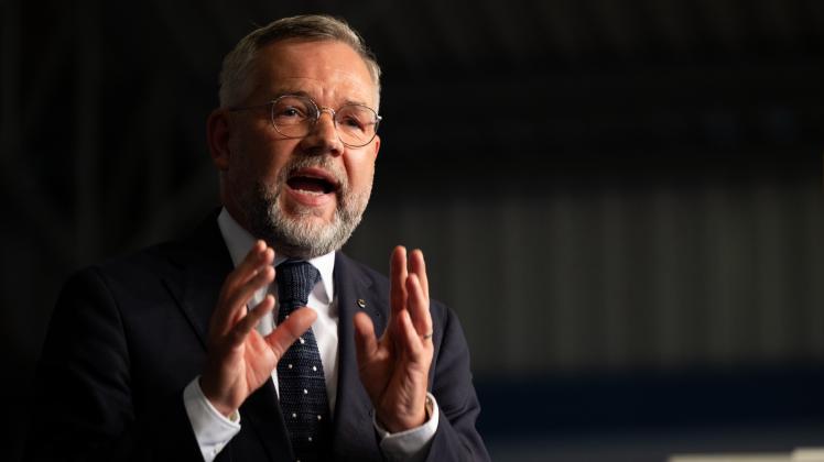 SPD-Politiker Roth übt Kritik: Fatales Signal in Richtung Ukraine