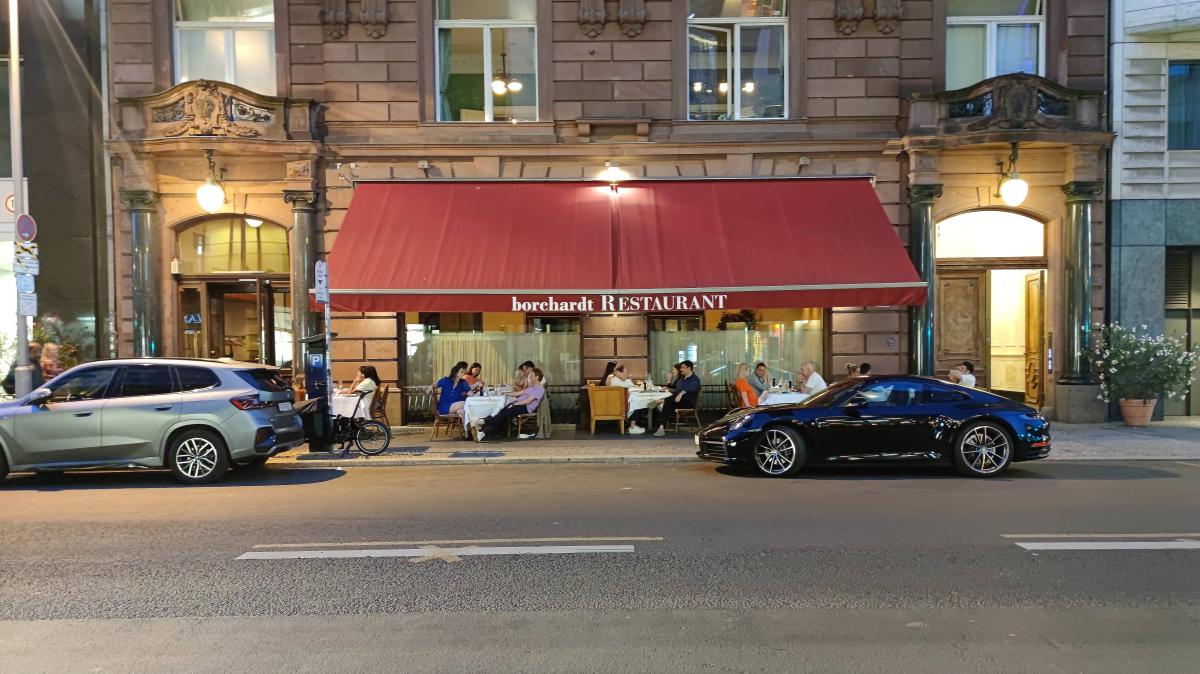 Promis im Berliner „Borchardt“: Nur gucken, nicht fotografieren.