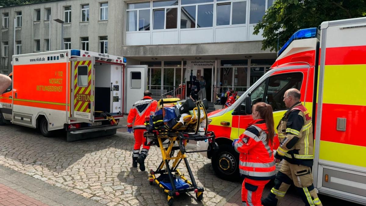 Messerattacke an VHS Wedel: Opfer berichtet von blutigem Angriff