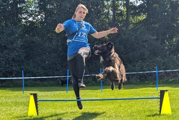 Leichtathletik mit Hund: Größtes Turnier Deutschlands in Wasbek