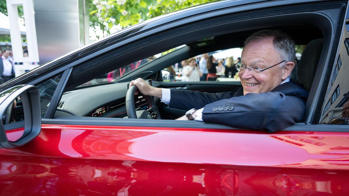 Stephan Weil zur Krise bei VW – und warum er kein E-Auto fährt