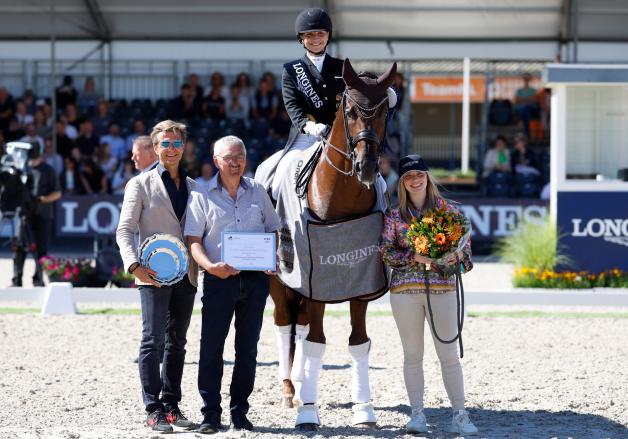 Charlott Schürmann aus Gehrde reitet mit Life Time zum WM-Titel