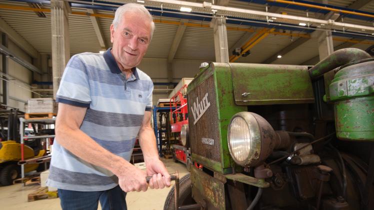 Rarität in Horst: Enkel des Erfinders hütet einen Wurr-Traktor