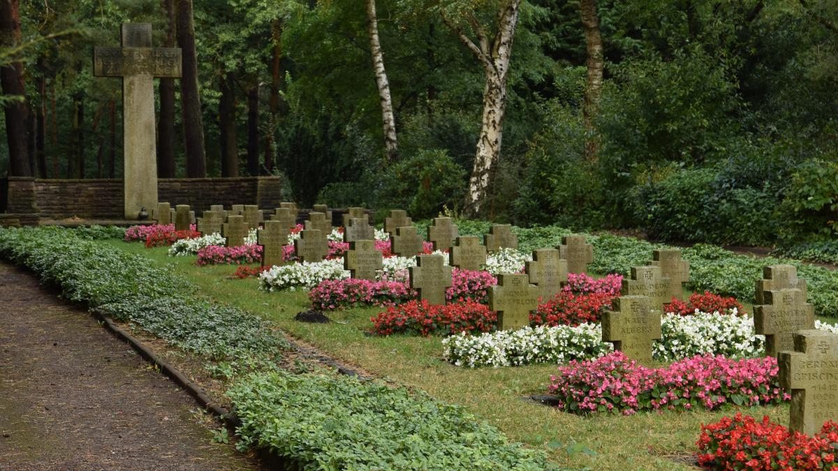 Erinnerung an Kriegsopfer auf Delmenhorster Friedhof Bungerhof
