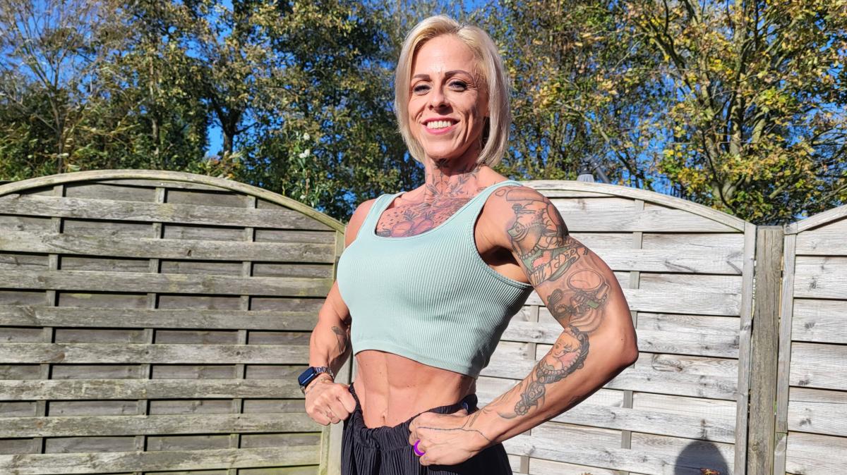 Wie eine 37-Jährige sich für die Bodybuilding-Meisterschaft quält