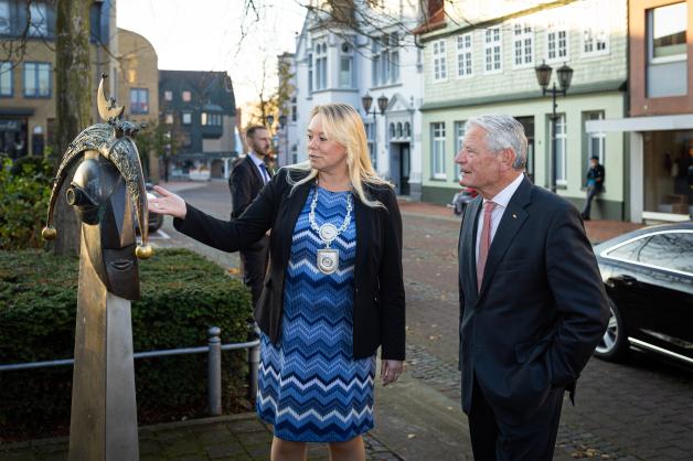 So locker zeigt sich Ex-Bundespräsident Joachim Gauck in Melle