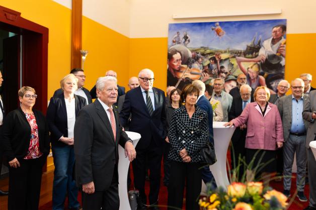 So locker zeigt sich Ex-Bundespräsident Joachim Gauck in Melle