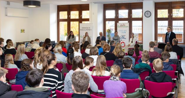 Das fragen Meller Schüler Ex-Bundespräsident Joachim Gauck