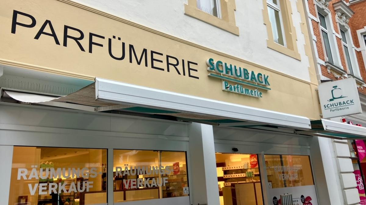 Bei der Parfümerie Schuback in Delmenhorst läuft der Ausverkauf