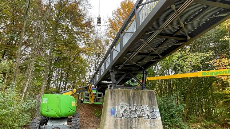 Neue Brücke des Golfclubs Osnabrück-Dütetal in Wersen installiert