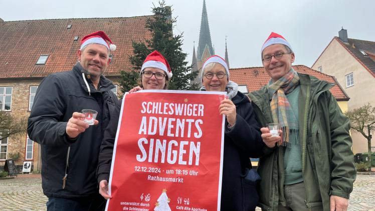 Schleswig: Adventssingen zieht auf den Rathausmarkt