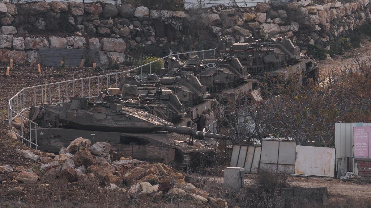 Nahost-Krieg: Israel verlegt Streitkräfte in Pufferzone zu Syrien | SHZ