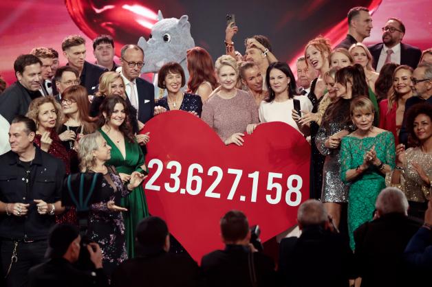 Ein Herz für Kinder 2024: Netz spottet über „knickrige“ Politiker