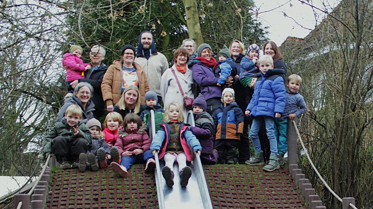 Barmstedts Kita Rasselbande freut sich über neue Rutsche